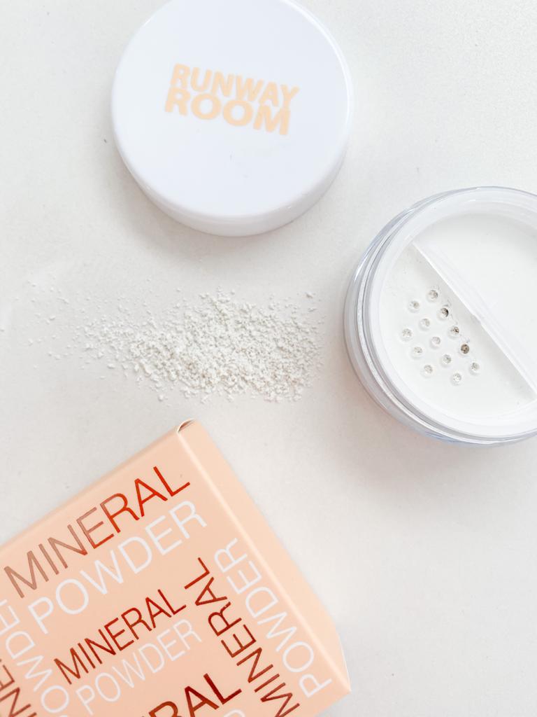 Base Blur- Translucent Loose Setting Powder – Runway Room Cosmetics