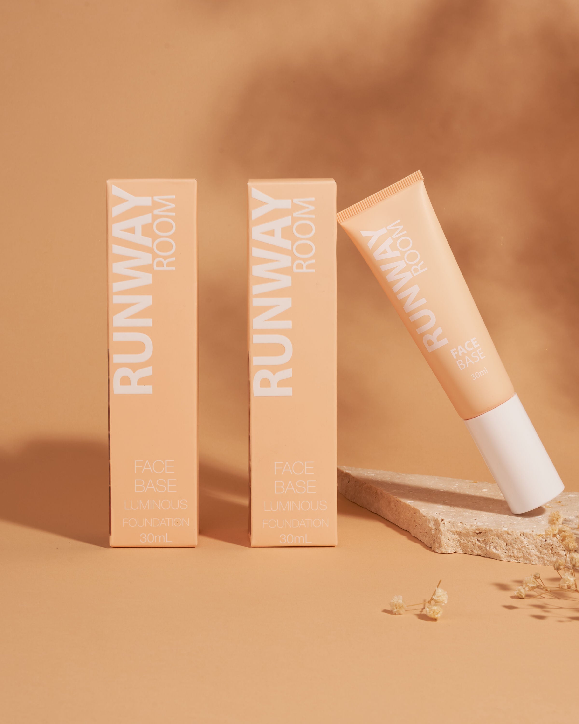 Buy The Face Base Luminous Foundation by Runway Room